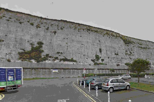 Man falls 50ft on to undercliff at Brighton Marina – Brighton and Hove News
