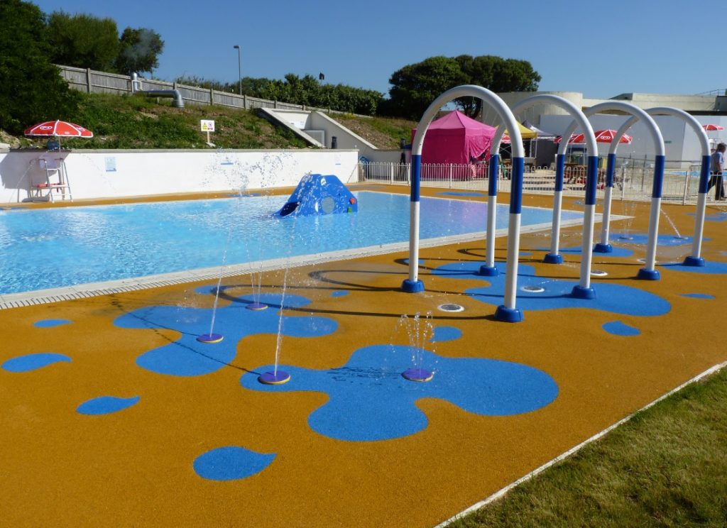 Brighton’s Saltdean Lido – one of the Seven Wonders of the English ...