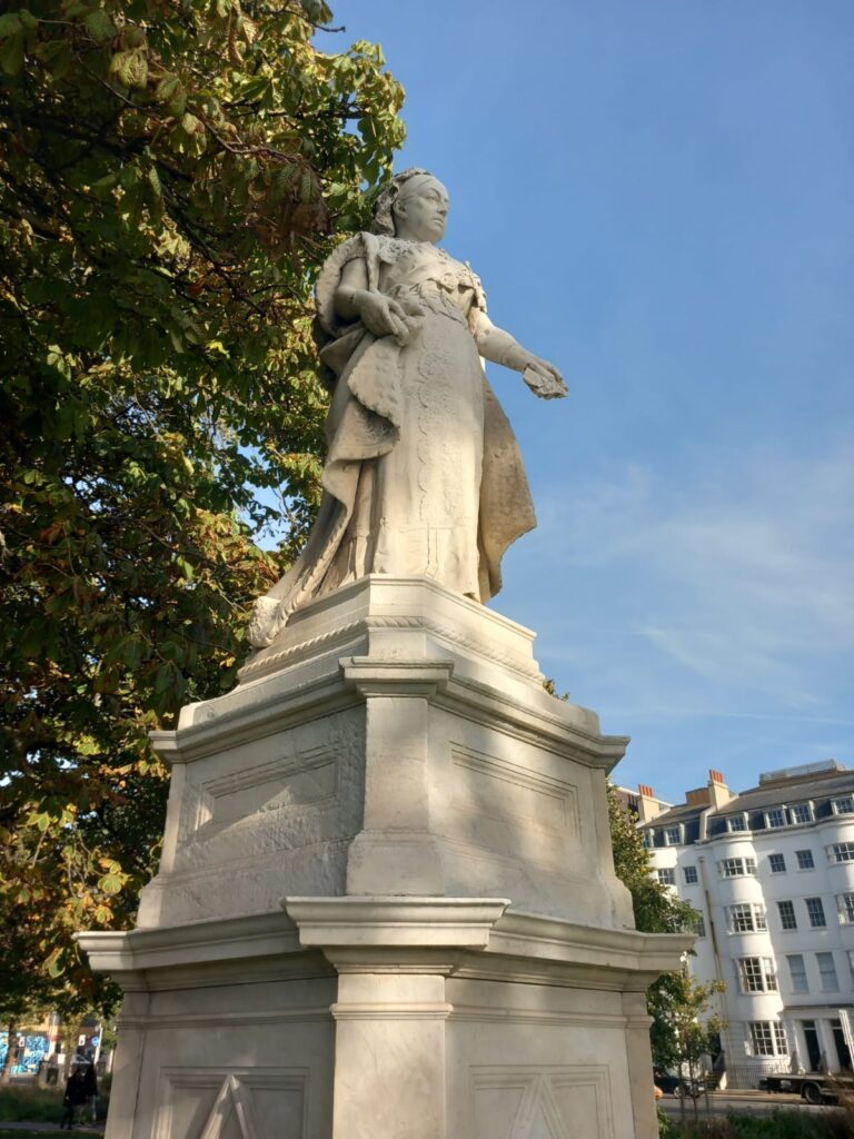 Queen Victoria’s arm is reattached – Brighton and Hove News