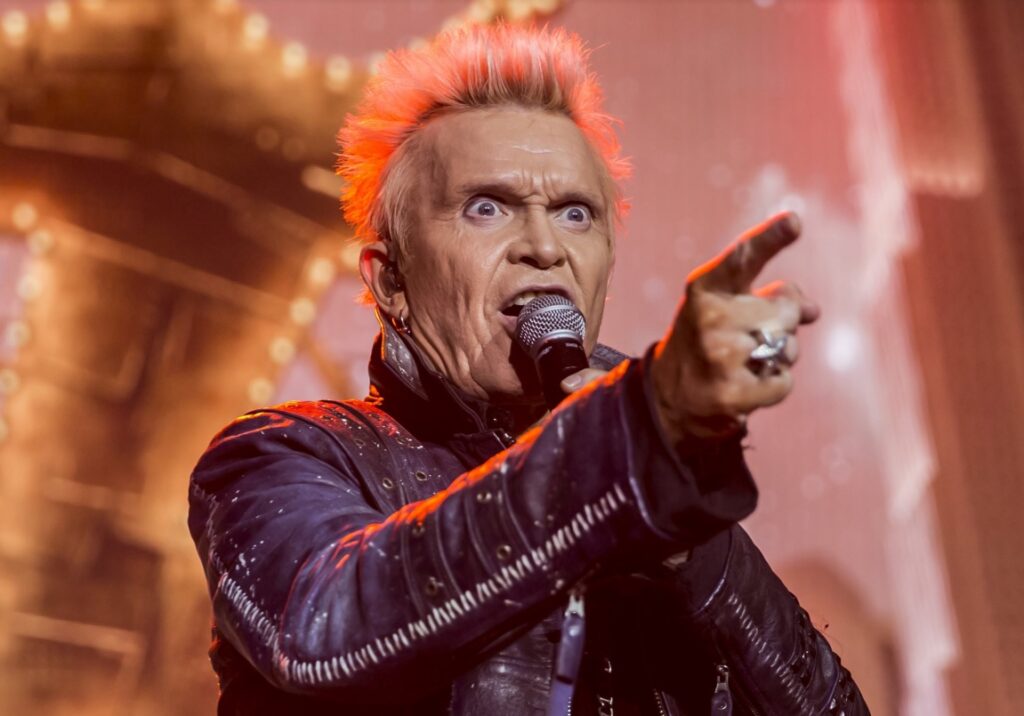 Billy Idol offers ‘Flesh For Fantasy’ at Wembley Arena concert ...