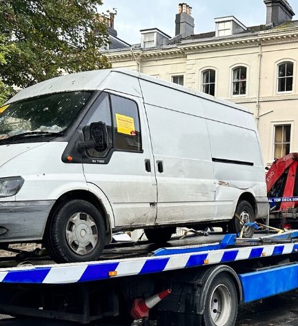 Fly-tipping investigators seize van – Brighton and Hove News