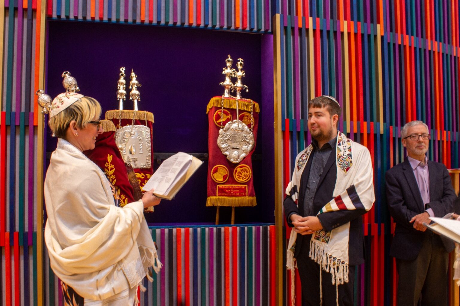 New rabbi formally inducted as leader on day before Chanukkah ...