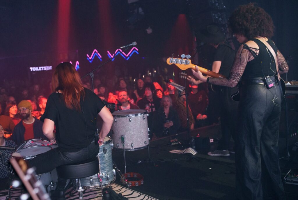 The Limiñanas seriously psych-out on final night of 37 date tour ...