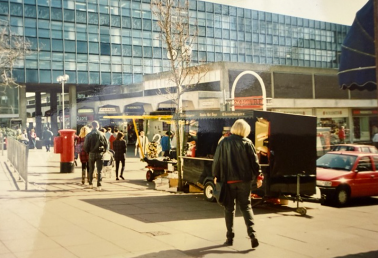 Flipping great! Daughters can keep running late father’s burger van ...